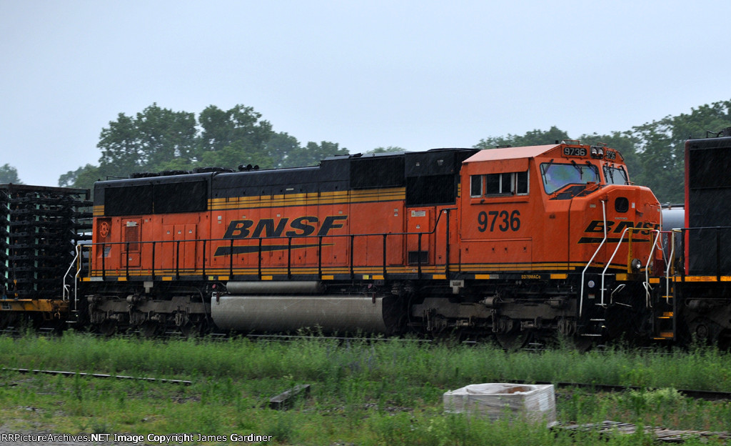 BNSF 9736